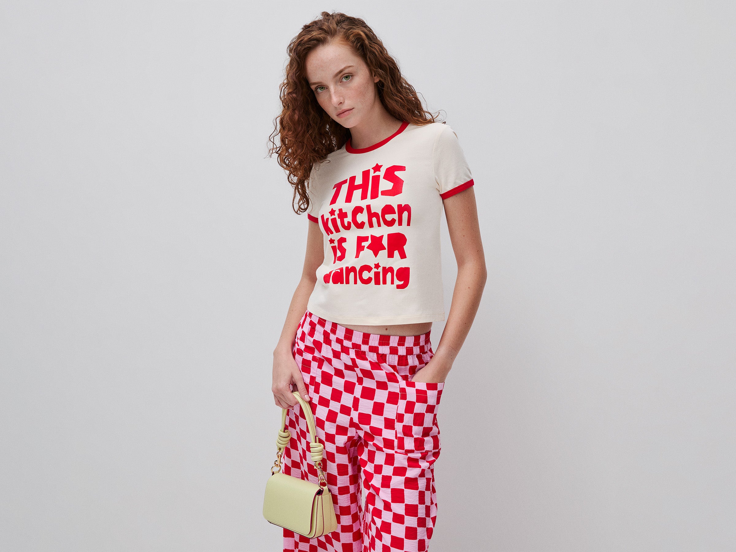 T-shirt con stampa lettering